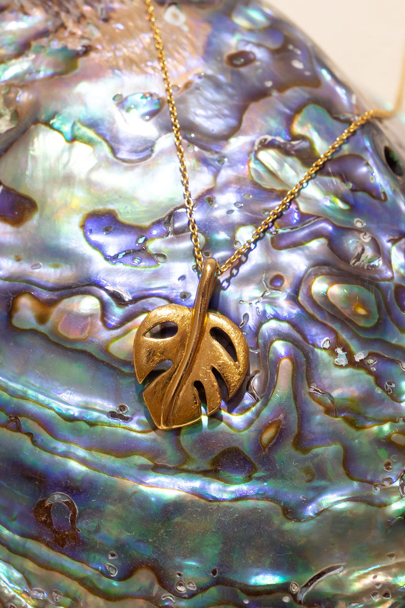 Pendant Golden Monstera | Mombasa Rose Boutique | Seaside Jewels